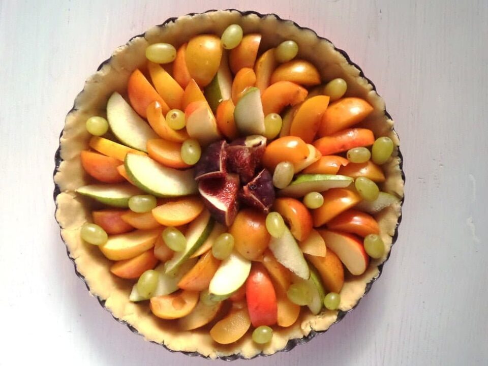 Orchard Pie (Mixed Fruit Pie)