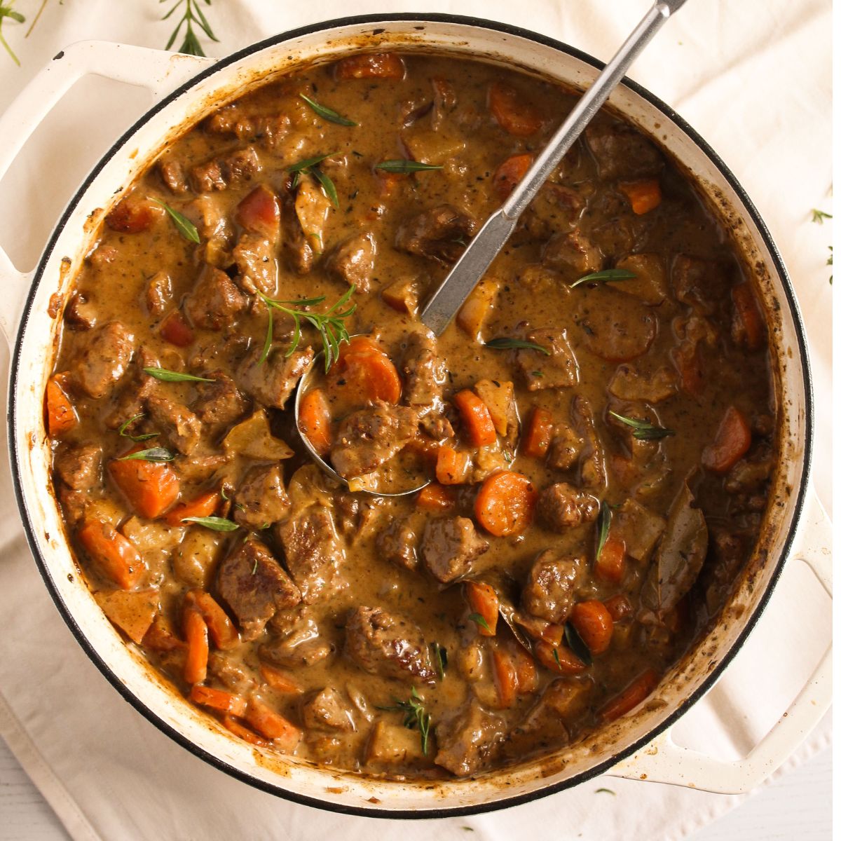 Dutch Oven Beef Stew with Apples (Slow-Cooked)