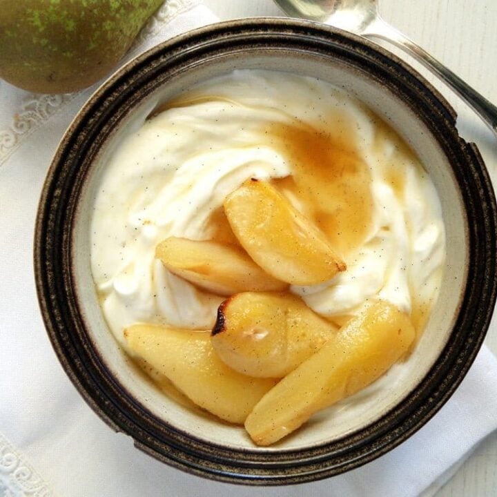Honey Baked Pear Slices (with Yogurt) - Where Is My Spoon