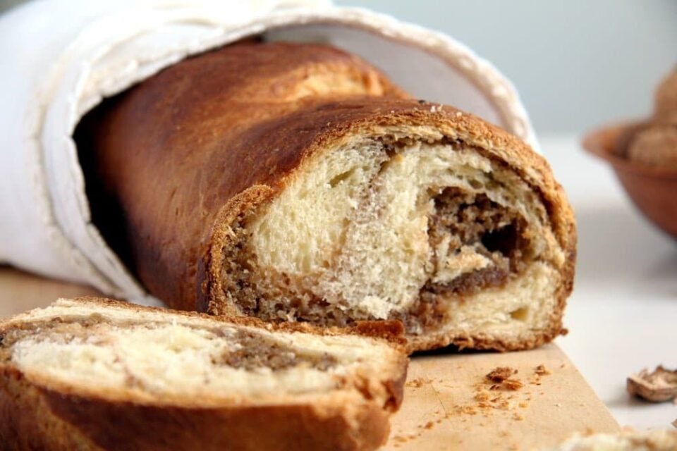 Romanian Sweet Bread with Walnuts – Cozonac Recipe