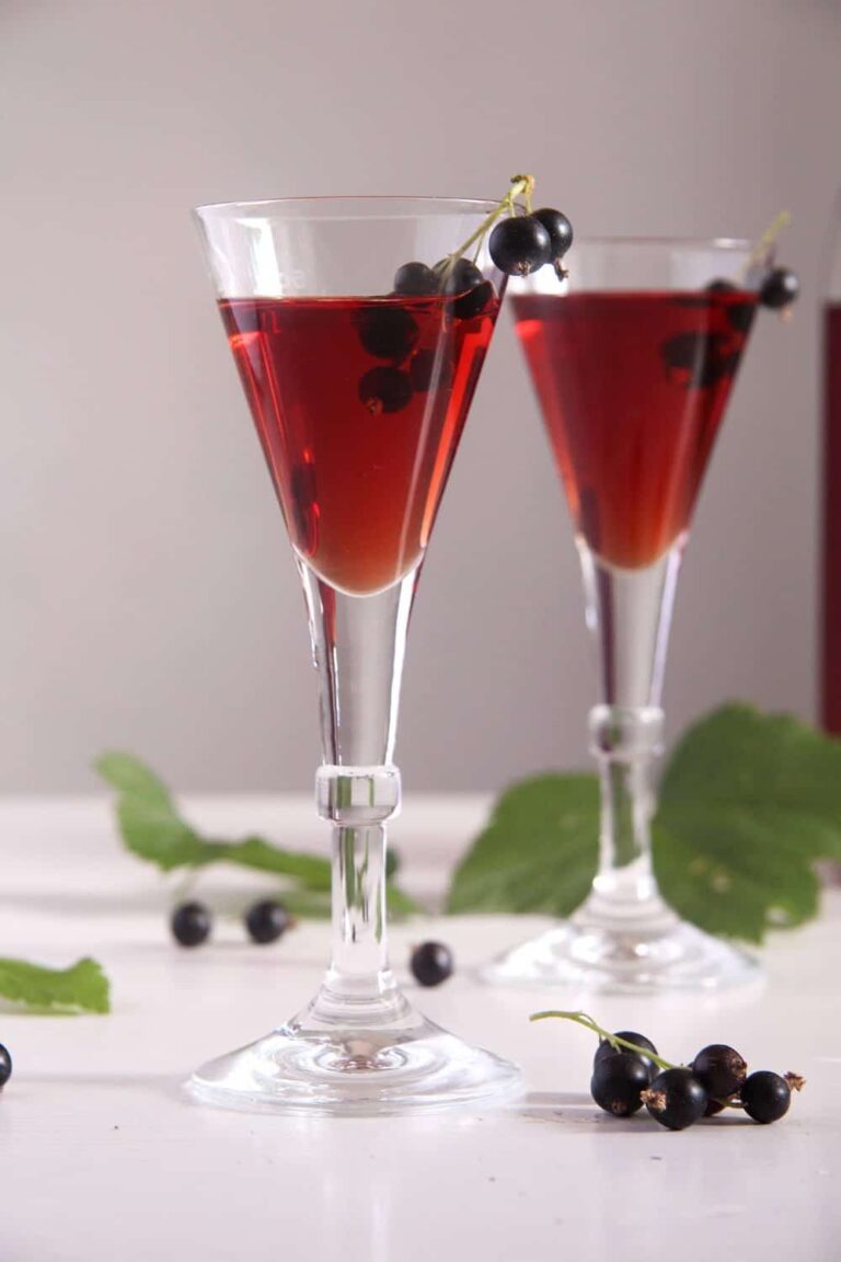 Crème de Cassis Recipe - Where Is My Spoon