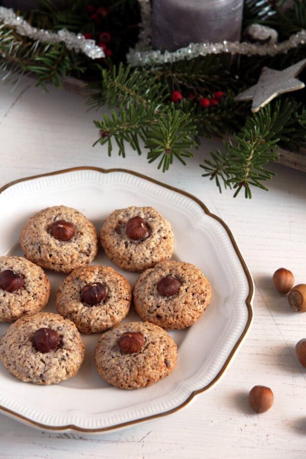 Chewy German Hazelnut Macaroons - Nussmakronen