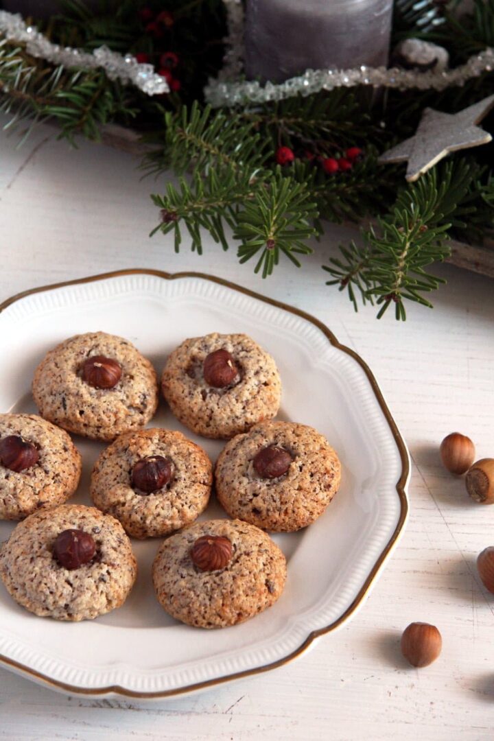 Chewy German Hazelnut Macaroons - Nussmakronen