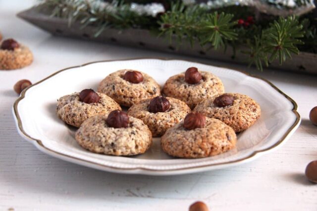 Chewy German Hazelnut Macaroons - Nussmakronen
