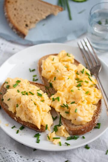 Scrambled Eggs on Toast - Where Is My Spoon