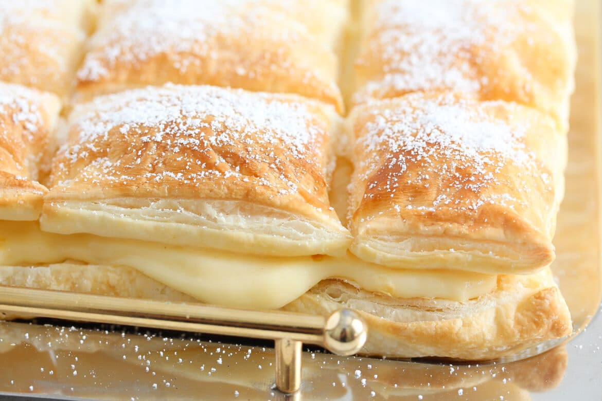 Cremeschnitte (Romanian Cremsnit Recipe)