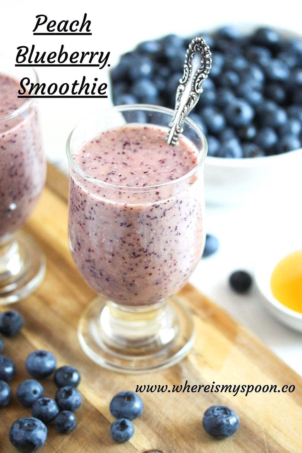 Peach Blueberry Smoothie with Oatmeal (Vegan)