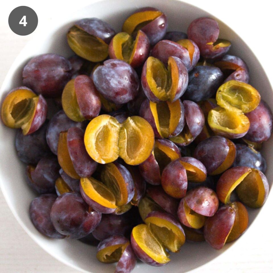 German Plum Cake with Streusel - Where Is My Spoon