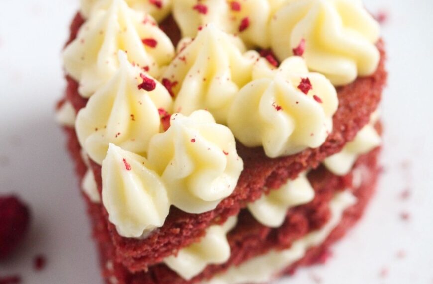 Upside-Down Apricot Cake with Fresh Apricots