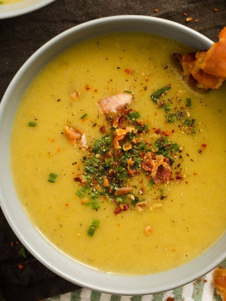 Creamy Kohlrabi Soup with Potatoes – (German Recipe)