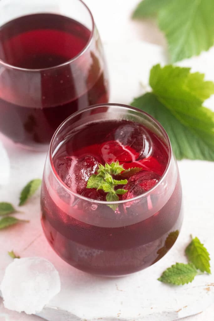 Black Currant Gin Recipe - Where Is My Spoon