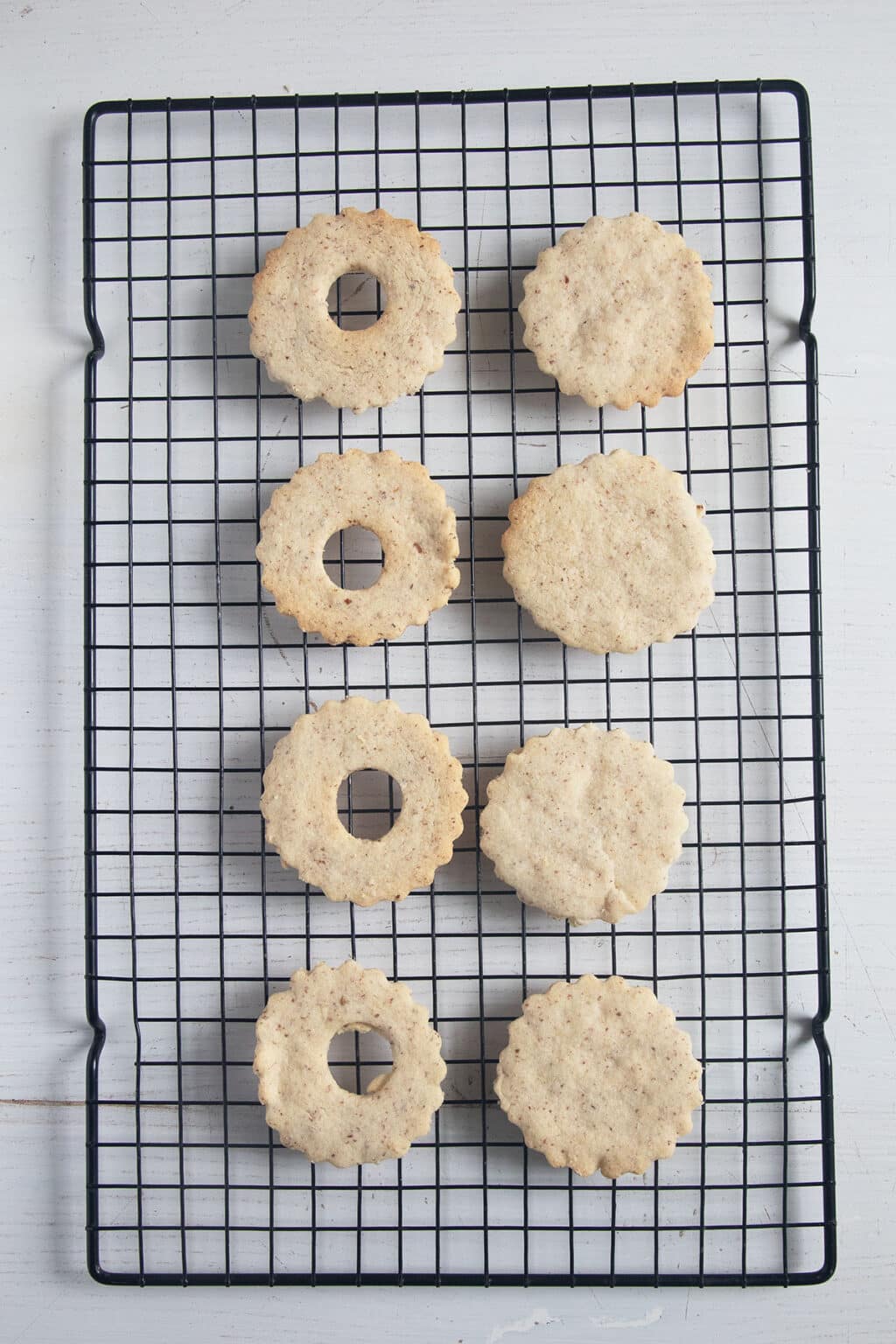 Apricot Jam Cookies (Linzer-Style Sandwich Cookies) - Where Is My Spoon