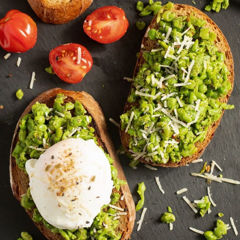 Smashed Peas on Toast - Where Is My Spoon